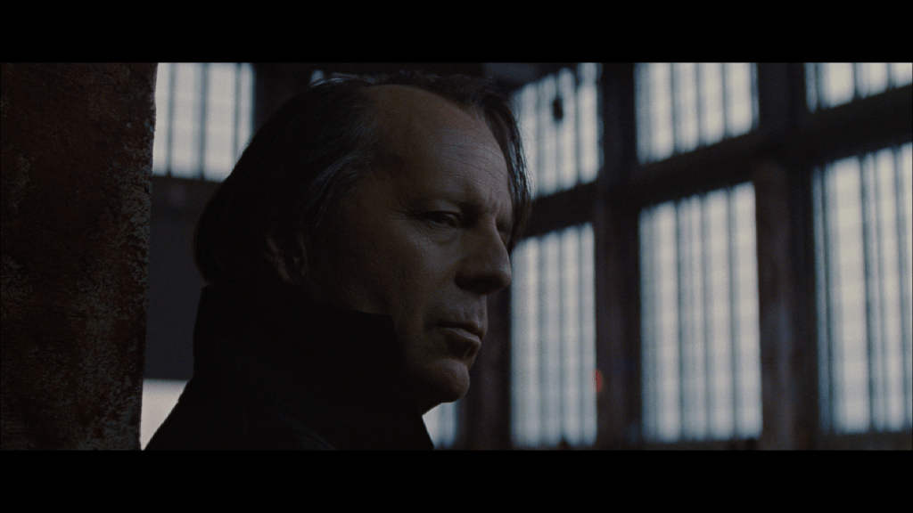 Looper – Blu-ray Screenshots | HighDefDiscNews.com