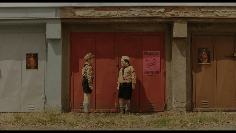 Jojo Rabbit – 4K UHD Blu-ray Screenshots | HighDefDiscNews.com
