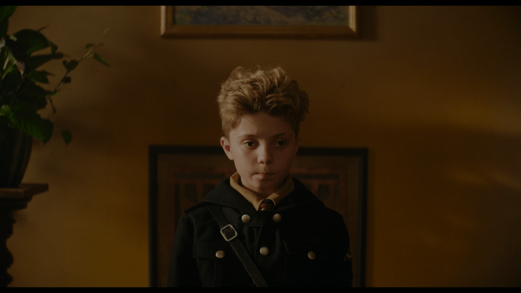 Jojo Rabbit – 4K UHD Blu-ray Screenshots | HighDefDiscNews
